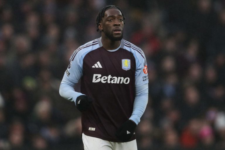 LAST-MINUTE SIGNING CONFIRMED Alongside Strand Larsen: Leeds set to ...